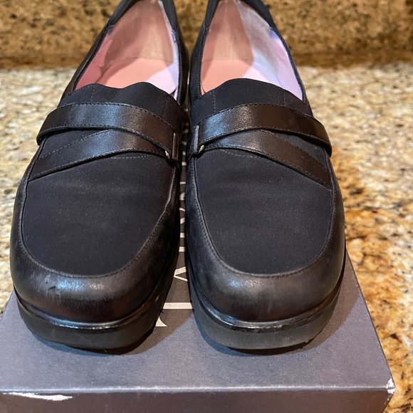 Taryn Rose | Shoes | Taryn Rose Black Loafer | Poshmark